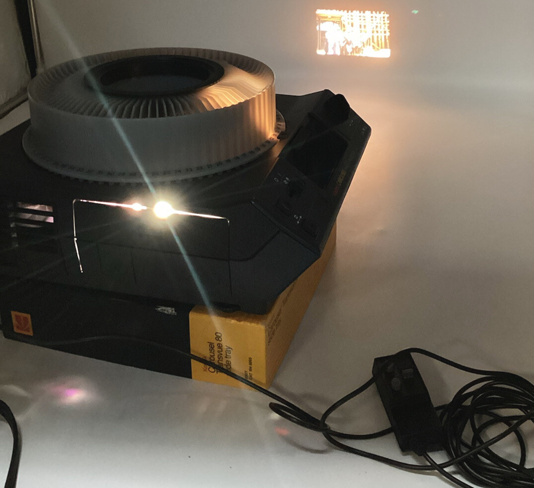 Kodak Carousel Projector For Trays Lot 609 A Pair Of Kodak Ektalite