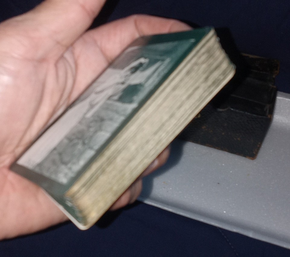 RARE 1906 TRAVEL GAME KIT: 10 BONE DICE, NICE OLD OAKEN CARD SET, 90 ...