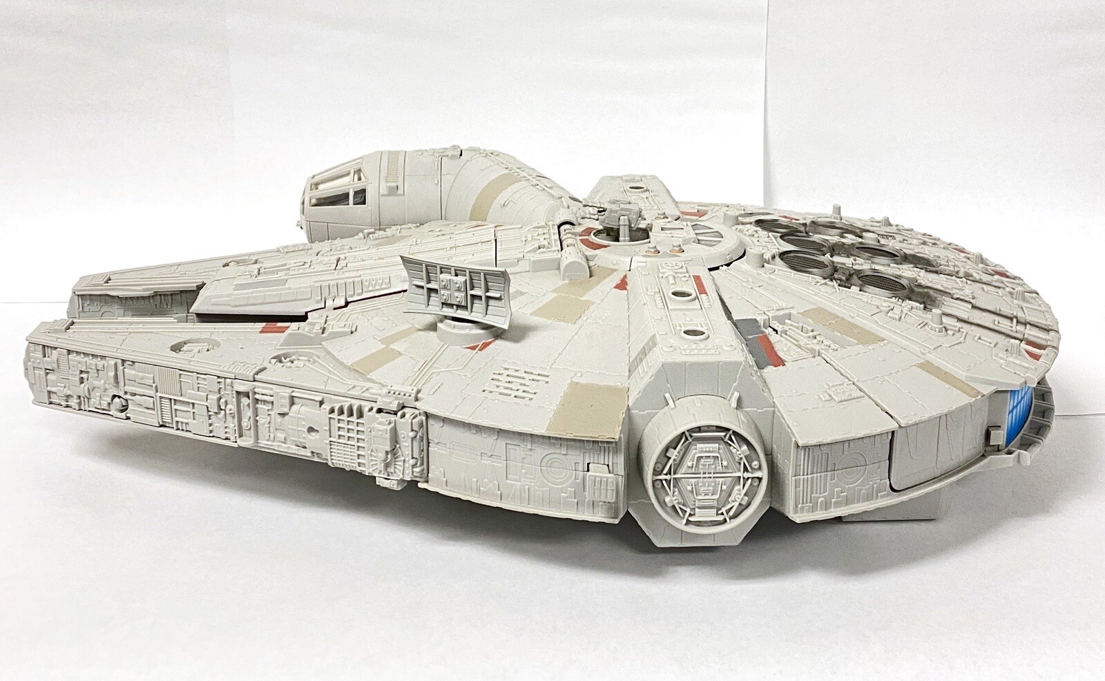 Hasbro Star Wars The Force Awakens Battle Action Large Millenium Falcon ...