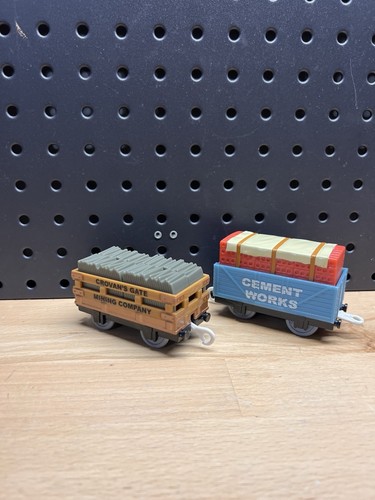 Thomas & Friends Trackmaster Cargo Lot Filled Wagons Brick Crovans Gate ...