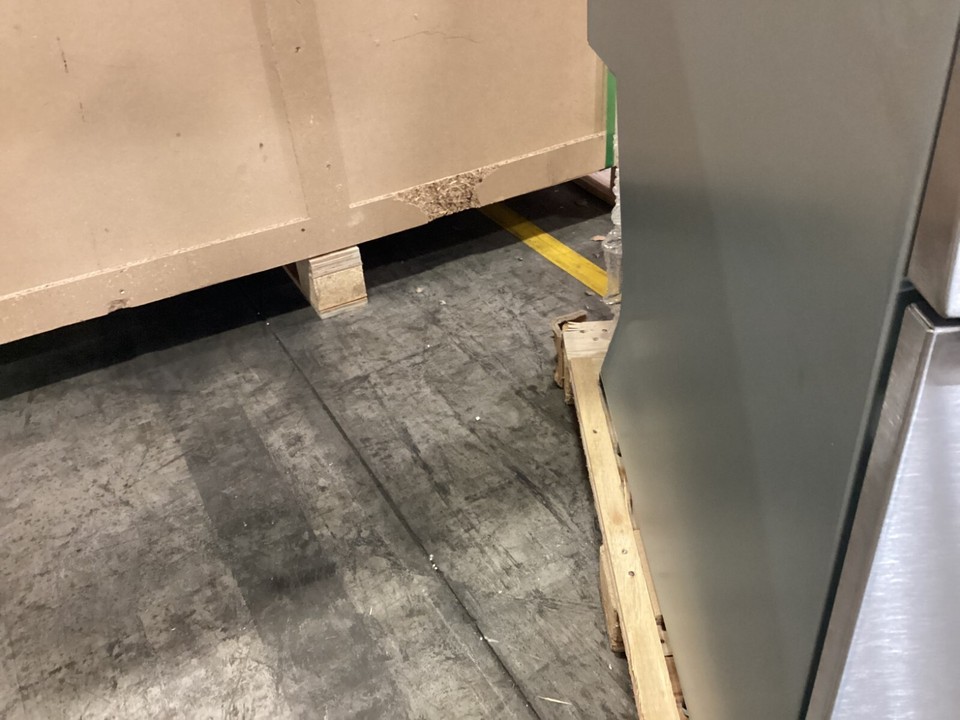 | 4385 | MoTak MGF3-N-C Gas Fryer - (1) 40 lb Vat, Floor Model, Natural ...