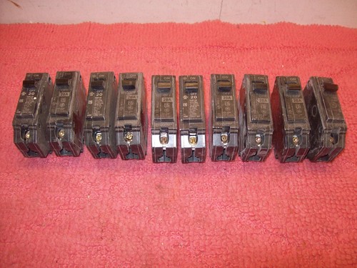 10-Pack! GE THQB1120 CIRCUIT BREAKER 20 AMP 120/240 VAC 1 POLE BOLT ON ...
