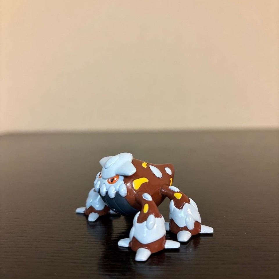 Attention Moncolle Heatran New Pokemon Figure Pocket Monsters Monster ...