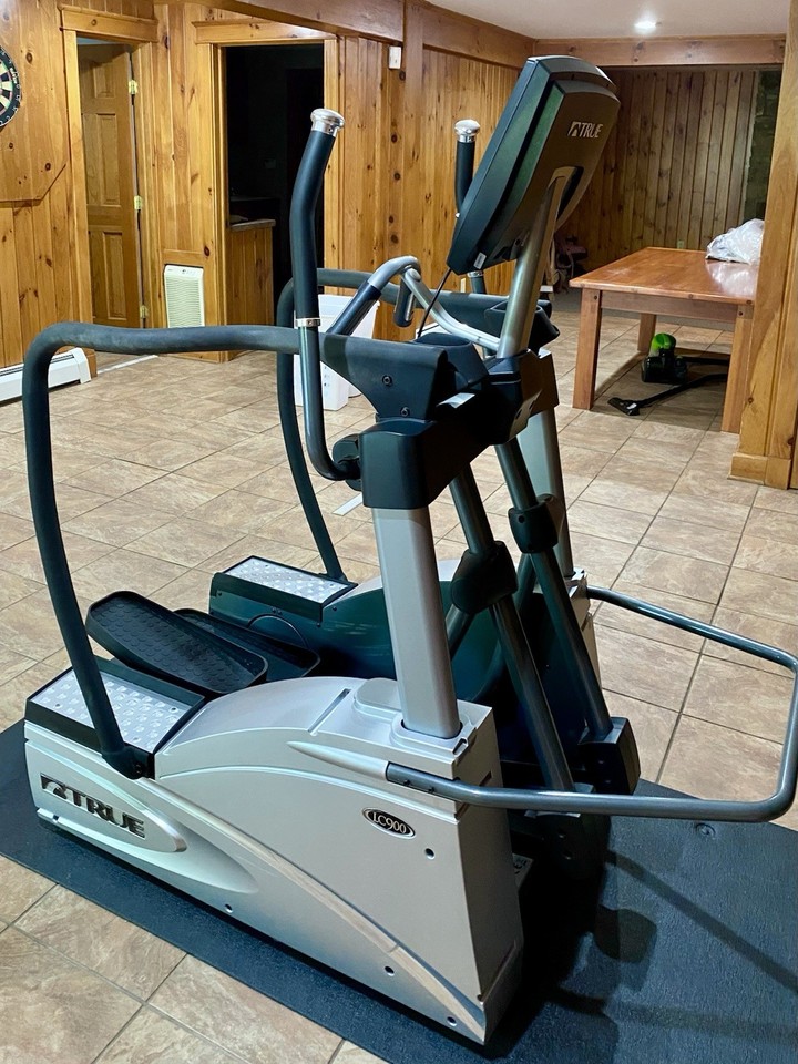 TRUE LC900 Elliptical Trainer - Single Owner, Bought New, Barely Used ...