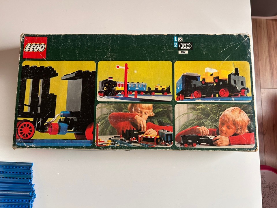 Lego 182 Train- Boxed - Instructions. 1975 Vintage Set plus additional ...
