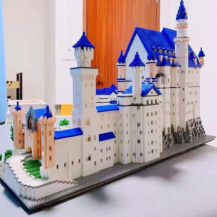 Lezi City Architecture Building Blocks Set Swan Stone Castle Bricks ...