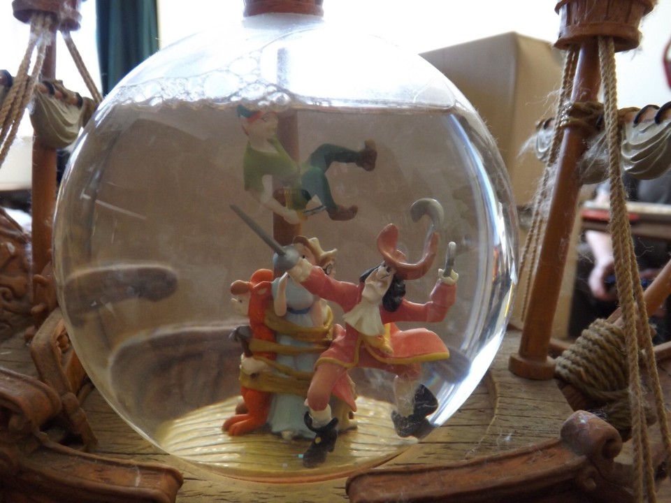 Disney You Can Fly Snow Globe Music Box Jolly Roger Captain Hook Peter ...