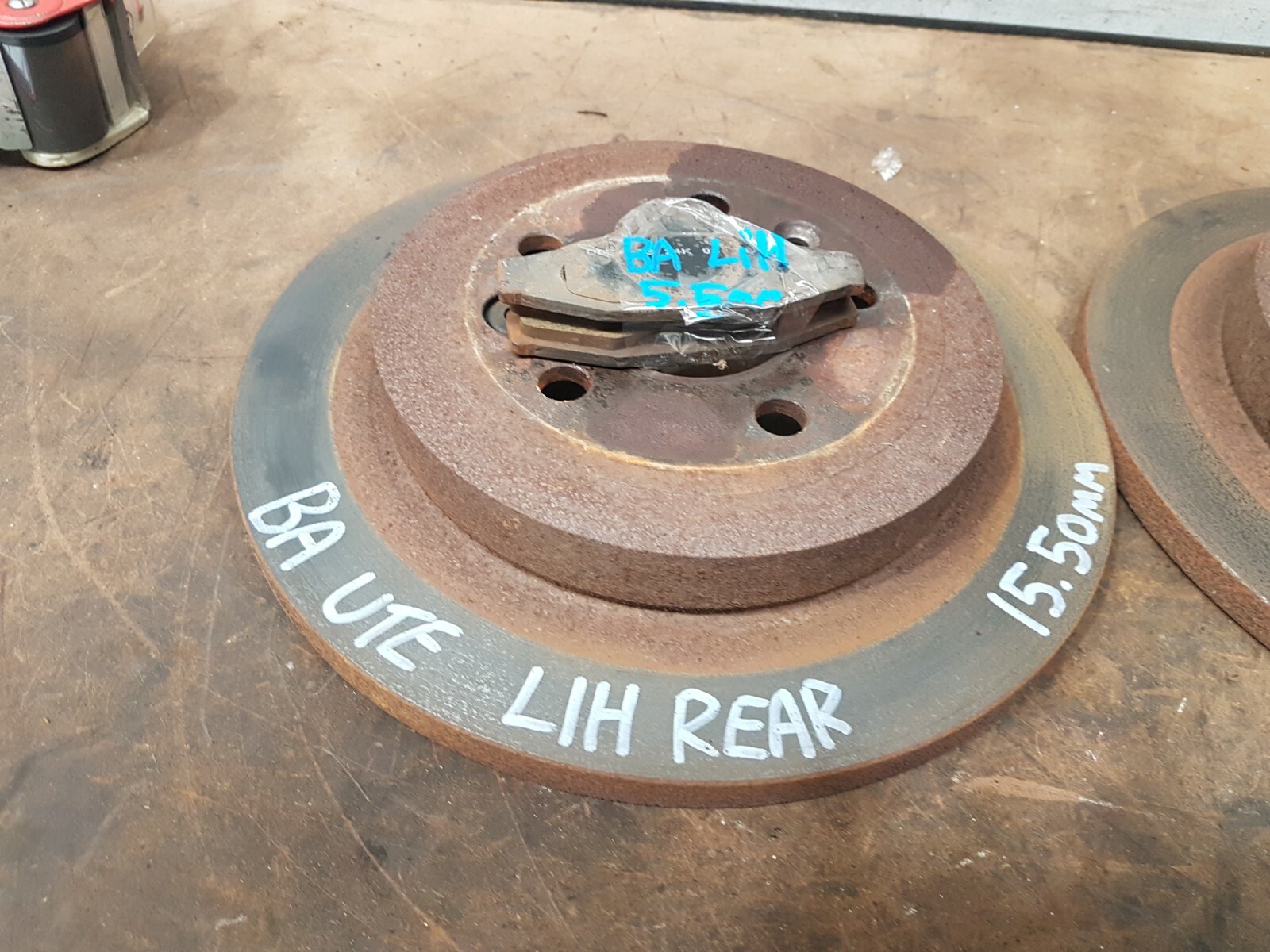 FORD BA FALCON UTE PAIR OF REAR DISC ROTORS & BRAKE PADS | eBay