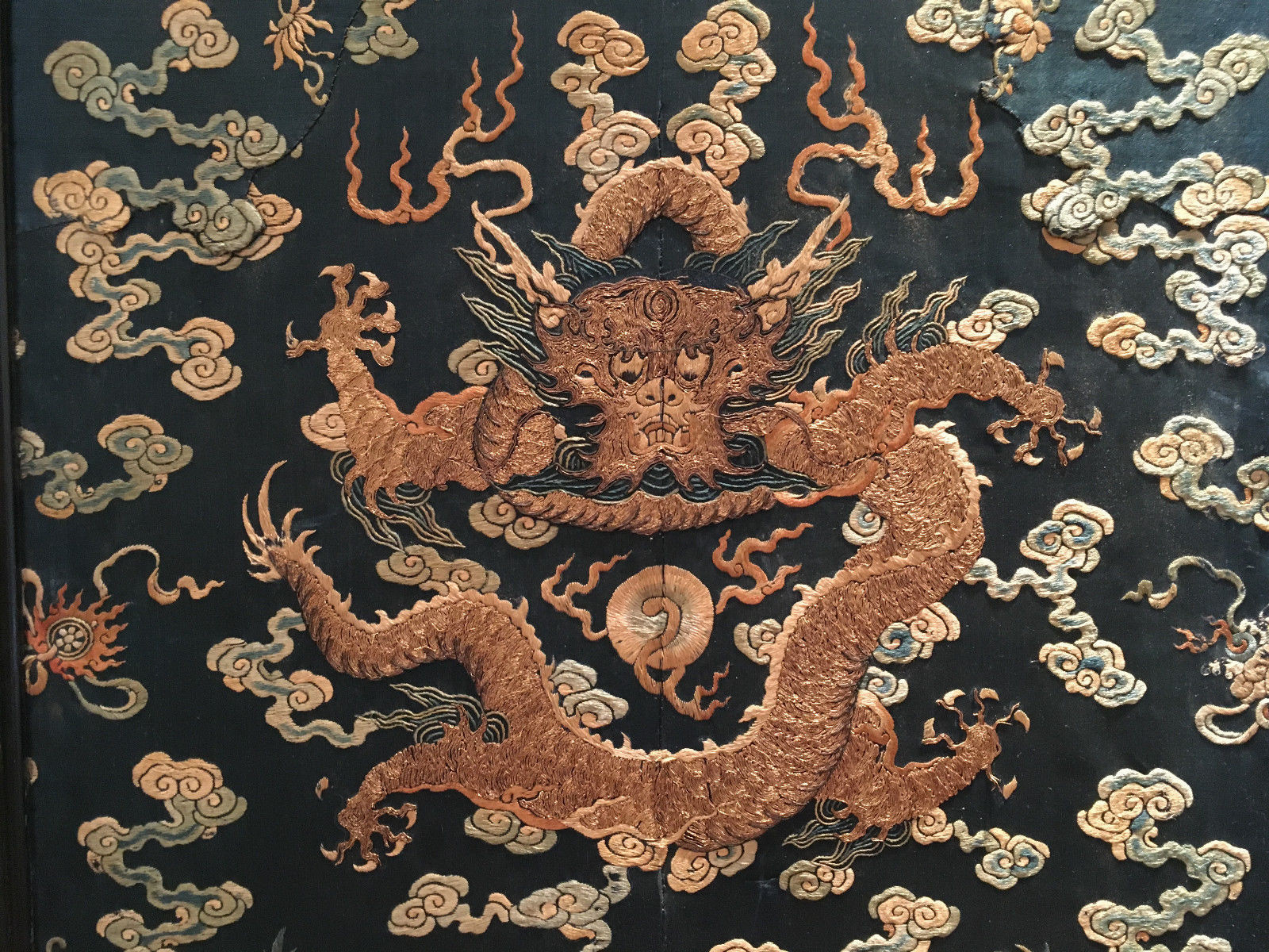 A Rare and Large Qing Dynasty Embroidered Silk Dragon Three-panel Room ...
