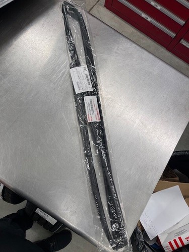 2011-2020 SIENNA LEFT FRONT DOOR WINDOW RUN Toyota Genuine OEM 68151 ...