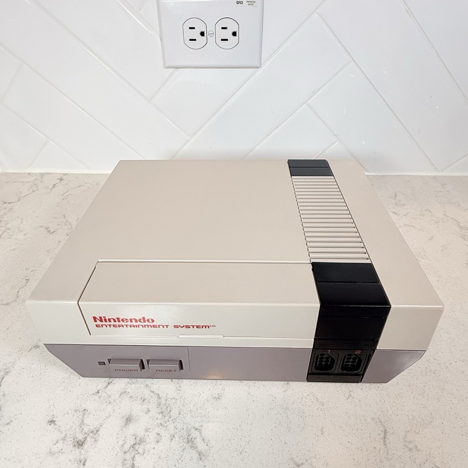 Nintendo NES Action Set Home Console ~ 99% Complete In Box CIB - MINT ...