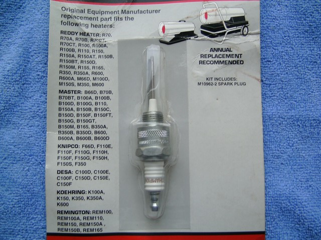 Champion F121501 IGNITOR Spark Plug Copper Plus 220 for Kerosene ...