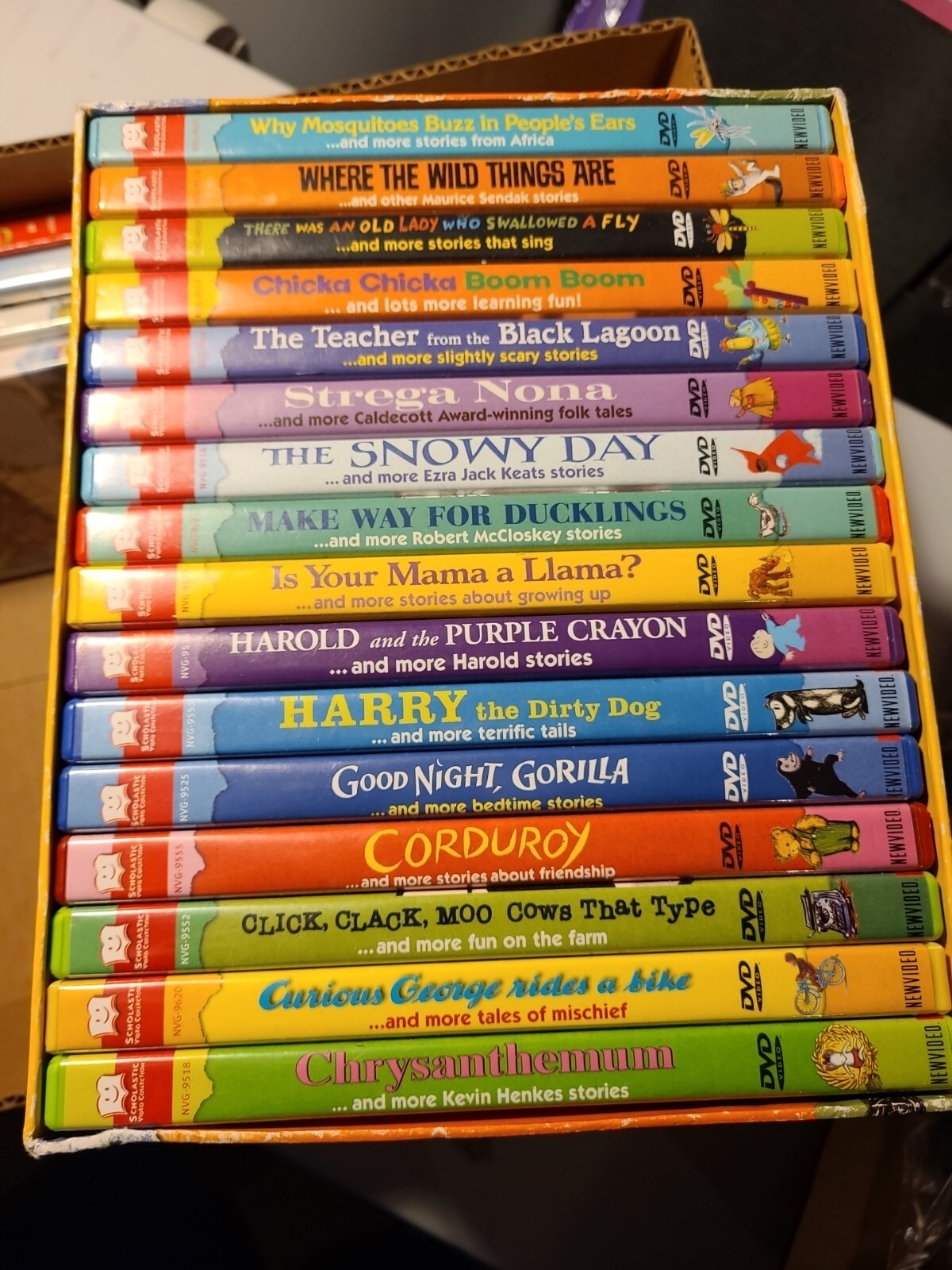 Scholastic Treasury of 100 Storybook Classics (DVD, 2008, 16-Disc Set ...