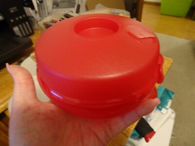 Tupperware • Round Sandwich / Bagel Keeper • Model # 4440A-2 • Red NEW ...