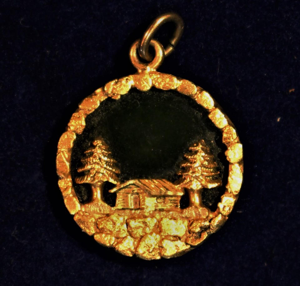 Alaskan 18K Gold Pendant from Nuggets & Alaskan Jade Featuring a Cabin ...