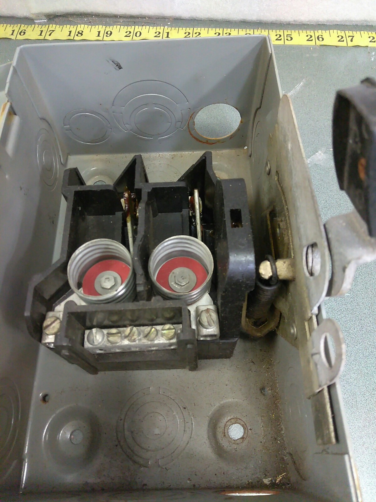 SQUARE D D211N FUSIBLE DISCONNECT SERIES E1, 30 AMP, 120 / 240 VAC / V ...