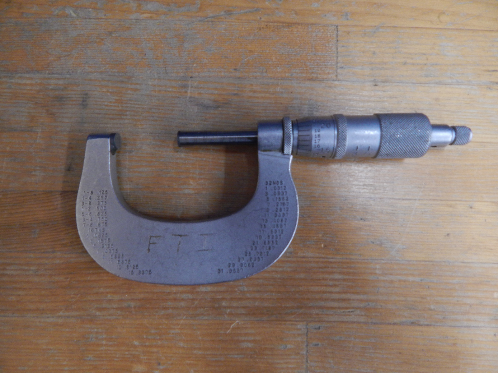 Craftsman 1-2" Satin Micrometer, .0001, Carbide tips, Lock, Ratchet End ...