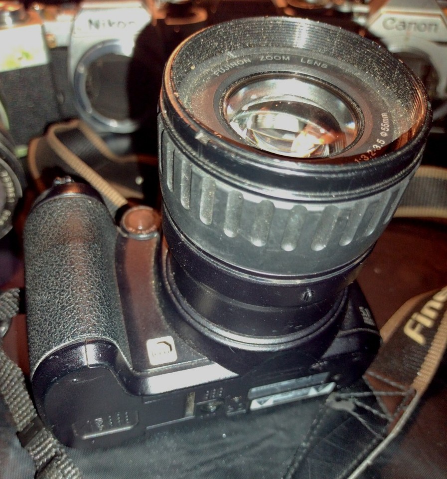 Fujifilm FinePix S Series S5200 5.1MP Digital Camera - WORKS NICE With ...