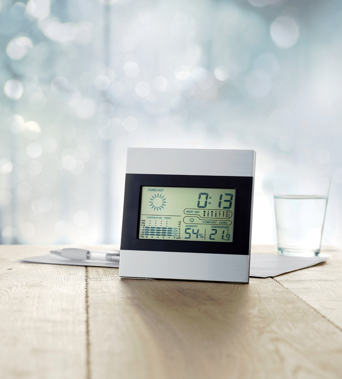 Stylish Desk Weather station Clock. Displays Forcast, Humidity, Time ...