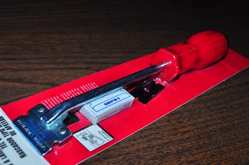 Razor Blade Scraper w/ 5pc- Stainless Steel and ! plastic Blades Lisle ...