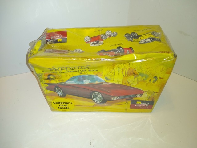 Predicta Futuristic Thunderbird Model Kit Monogram 2000 Factory for ...