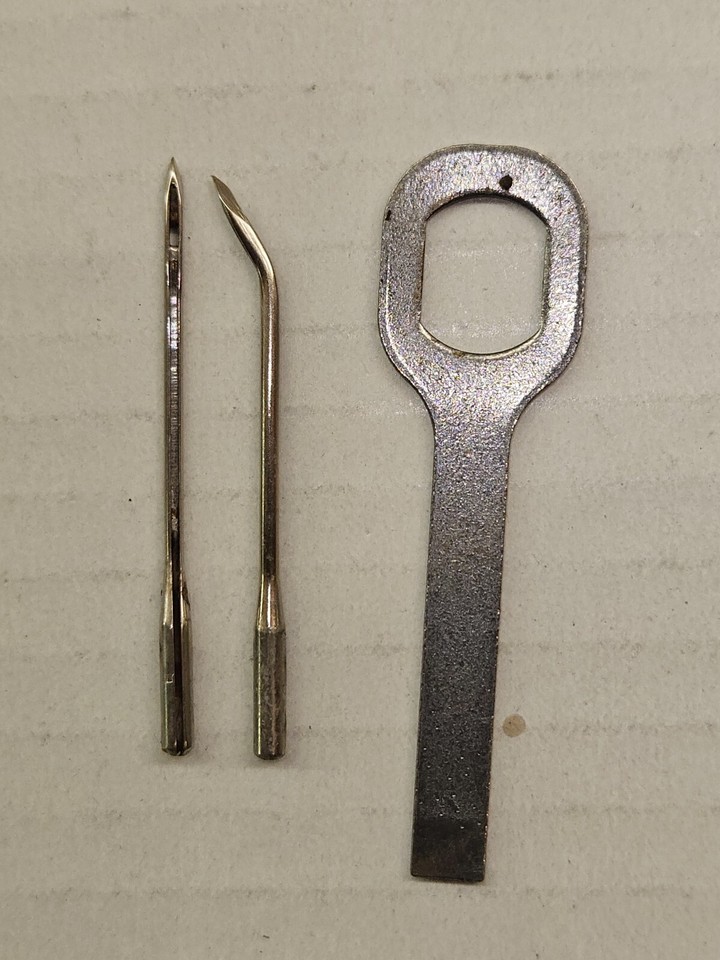 VTG 1930's C. A. Myers Co. Famous Lock Stitch Sewing Awl in Box w ...