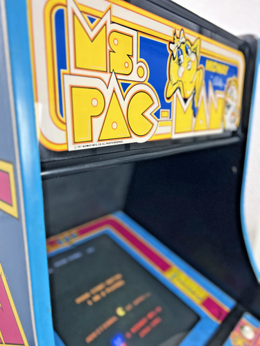 Pre-Owned Classic Ms Pacman Arcade Machine that could use a little LOVE ...
