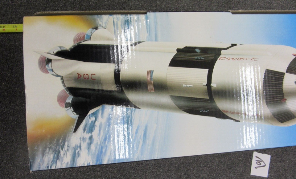 #04805 Revell 25th Anniversary Apollo: Saturn V Model Kit - 1:96 Scale ...