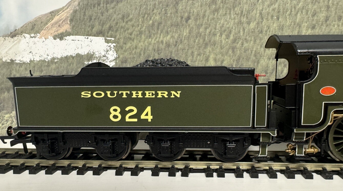 Hornby R3327 SR S15 Class 824 Steam LOCO 00 Gauge DCC Fitted for sale ...