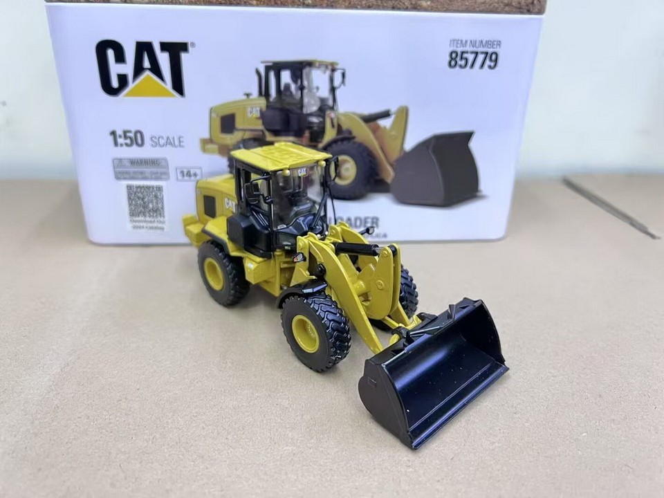 Diecast Masters 1/50 Scale CAT 930 Wheel Loader Diecast Model Toy Gift ...