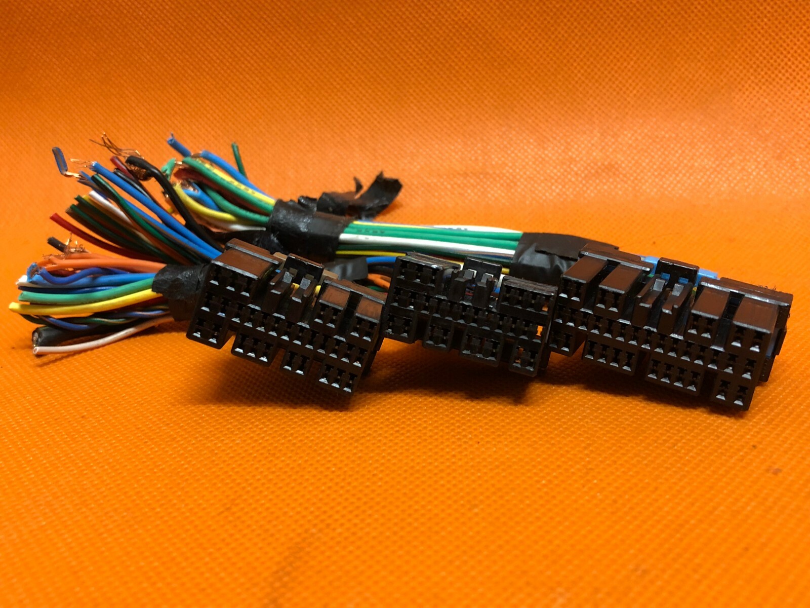 WIRING HARNESS PLUG CONNECTOR 06 KIA SORENTO ECM PCM 39106-39470 Y82 ...