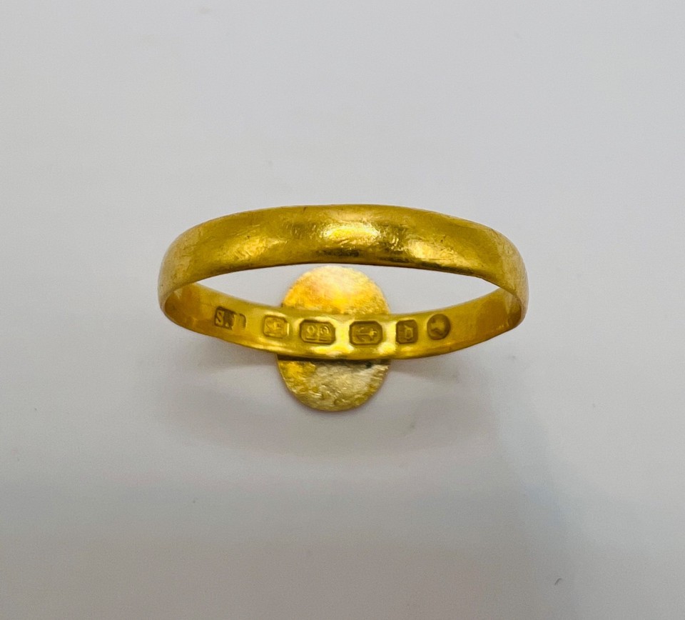 Antique Victorian 22ct Gold Signet Ring - Size O | eBay