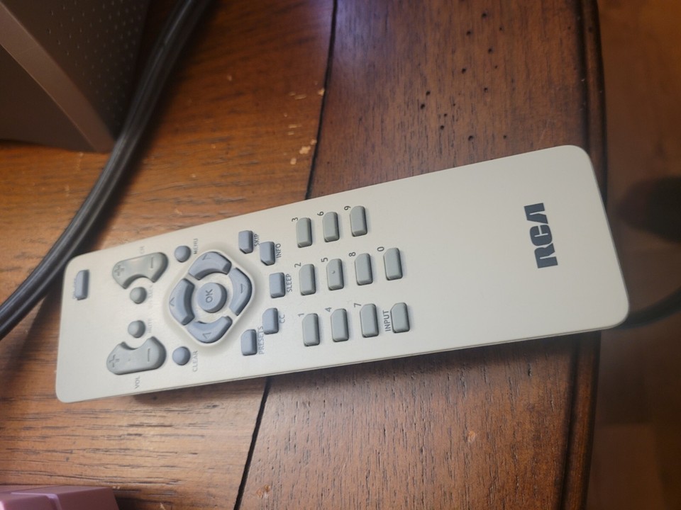 Vintage RCA E13320 CRT TV - Mint, With Remote | eBay