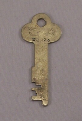 Vintage Yale & Towne Flat Security Bank Deposit Box Key # D1962 175 | eBay