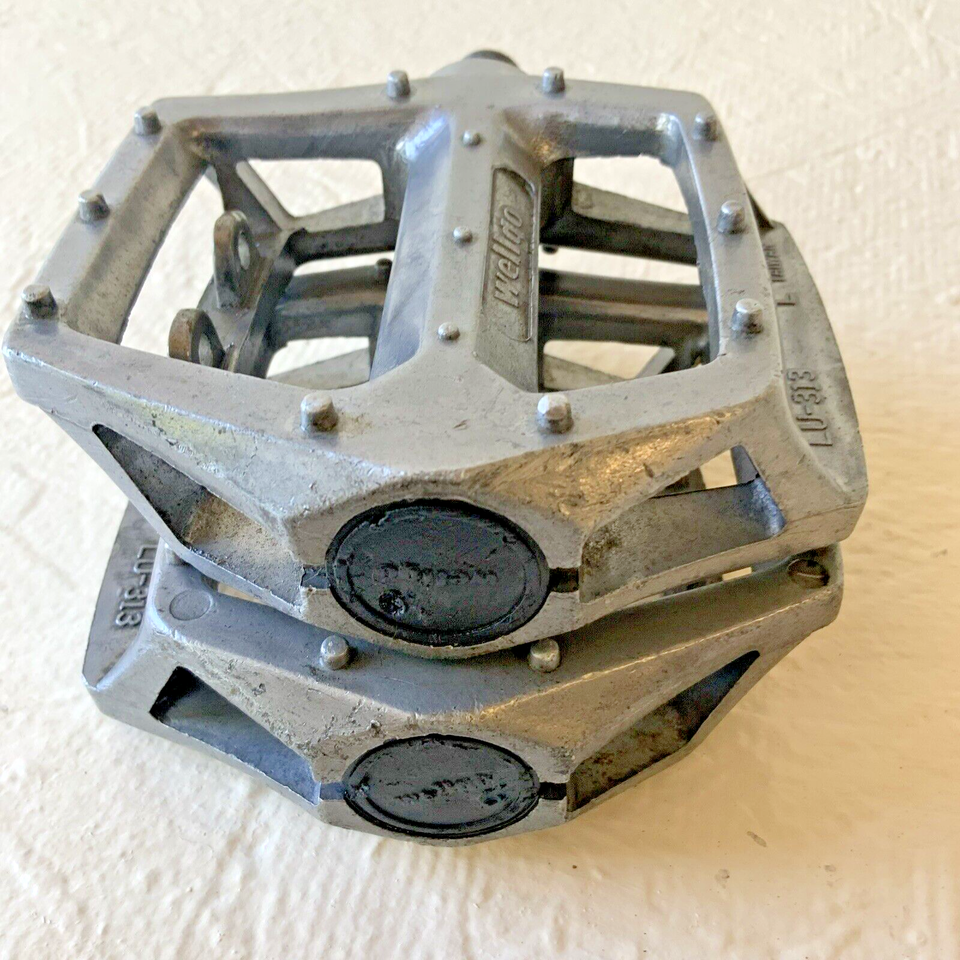 WELLGO WIDE PLATFORM PEDALS SILVER 9/16 564 GRAMS 95 X 90 MM PLATFORM ...