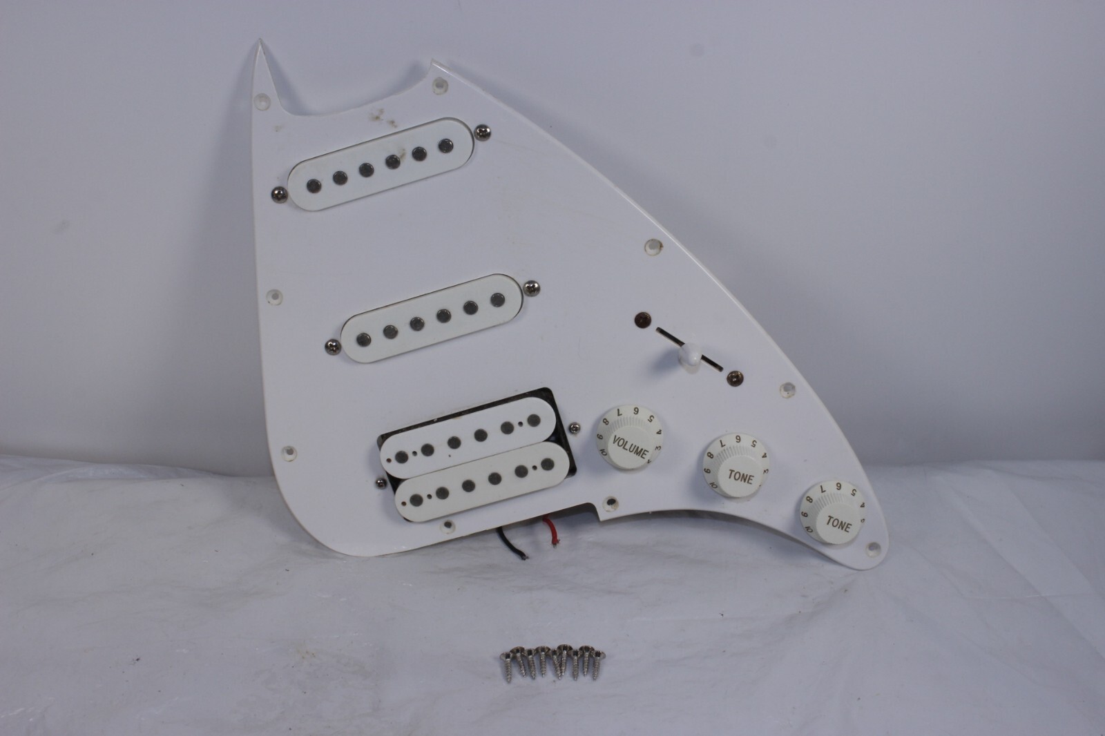 FIRST ACT ME305 ELECTRIC GUITAR WHITE LOADED PICKGUARD REPLACEMENT PART ...