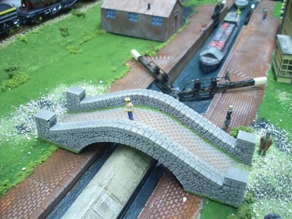 oo gauge model railway 1:76 scale 4mm. small bridge for canal or brook ...