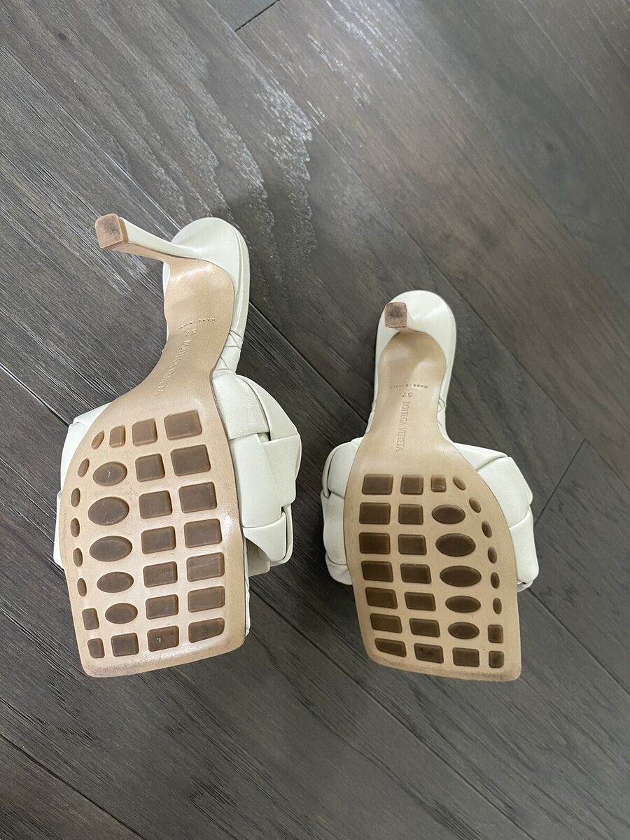 Bottega Veneta Lido Mule Heels, Wax Color in Size 37 In Bottega Veneta Lido Mule Heels, Wax Color in Size 37 In