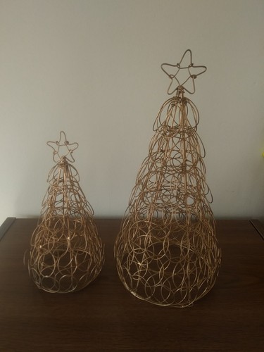Vintage Gold tone wire tabletop Christmas trees. 2 Christmas trees set ...