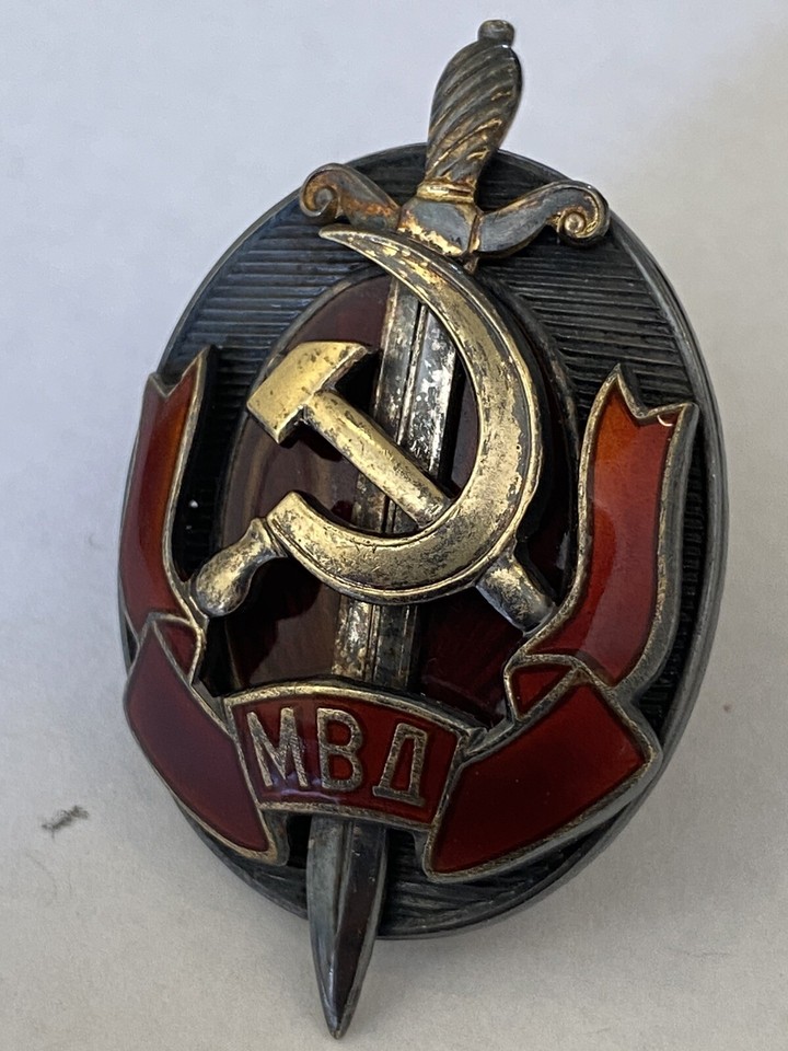 Soviet USSR Badge EXCELLENT MVD NKVD HONORED POLICE WORKER, SILVER 1970 ...