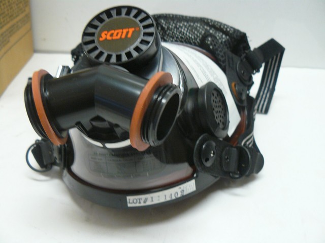 Scott 804072-13 twin cartridge full facepiece respirator AV-2000 model ...