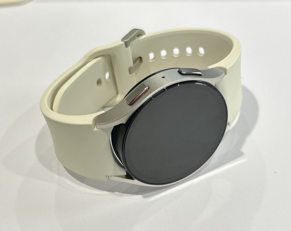 Samsung Galaxy Watch 6 40mm Beige Bluetooth GPS Smartwatch SM ...