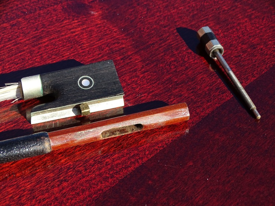 OLD VIOLIN BOW labelled BAUSCH CZECHOSLOVAKIA - FOR RENOVATION (S020 ...