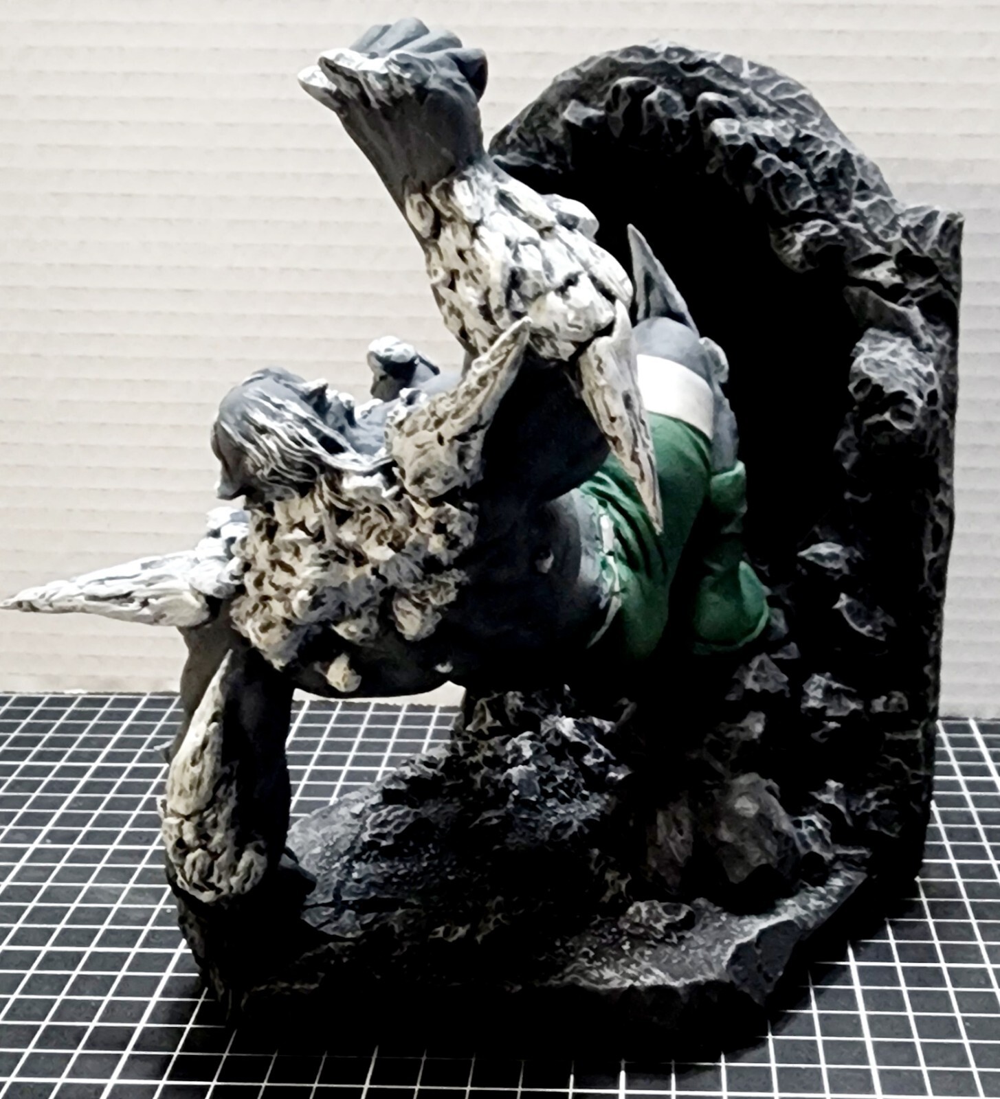 DC COMICS SUPERMAN vs DOOMSDAY BOOKENDS/STATUE 1996 FACTORY NEW!! RARE ...