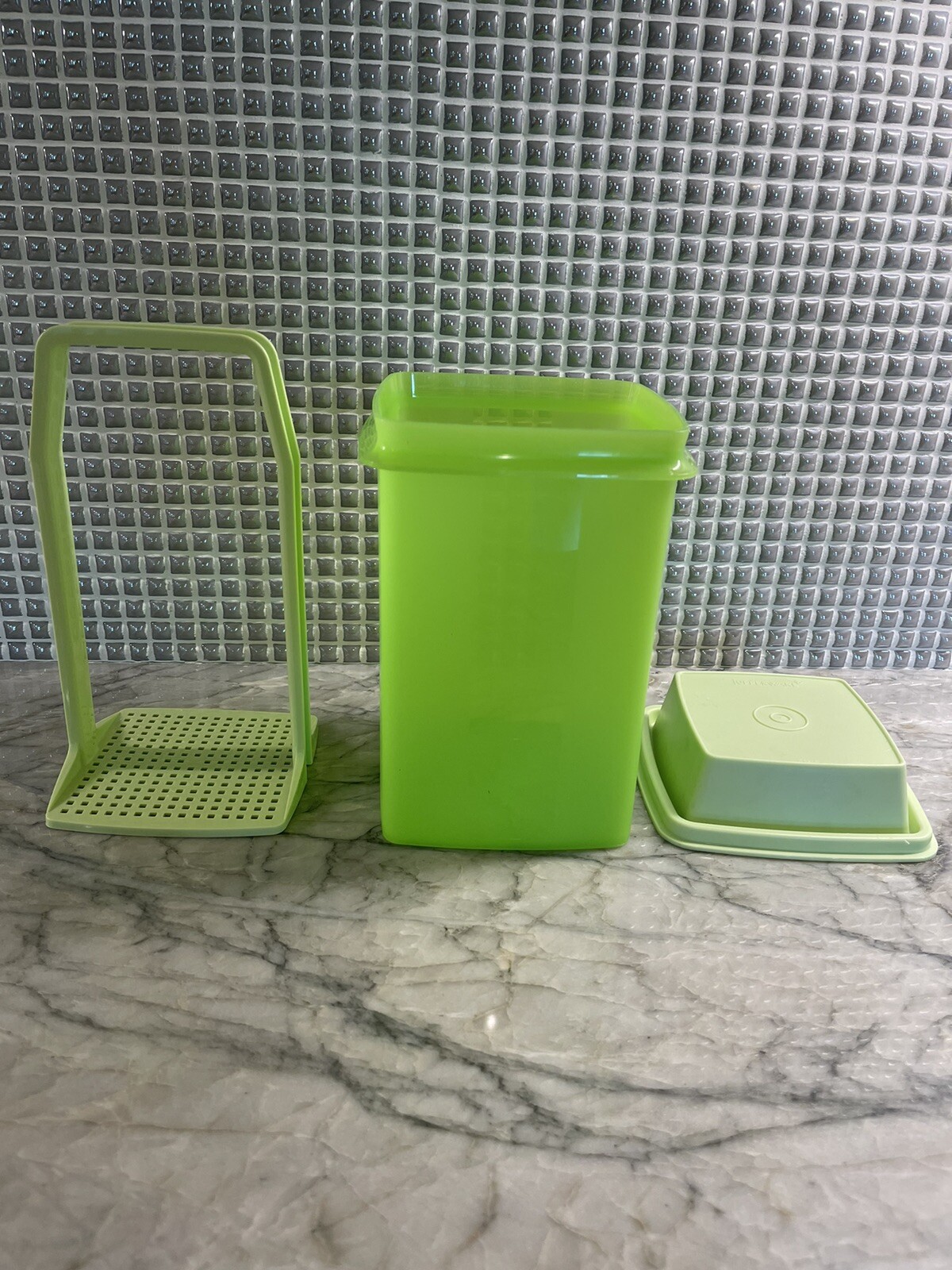 Tupperware Vintage 3 pc Pickle Keeper Lime Green Lid and Inside Holder ...