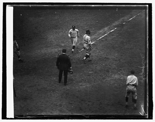 Photo:Liebold scoring,7th inning,10/12/25,Major League Baseball,MLB ...