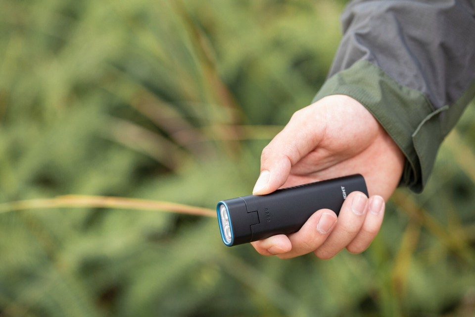 Olight Arkflex Adjustable Right Angle Flashlight, 1000 Lumens, 85 ...