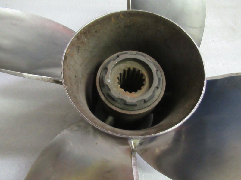 D7 Mercury Stainless Propeller Dominator 15 Spline 4-Blade OEM Used ...