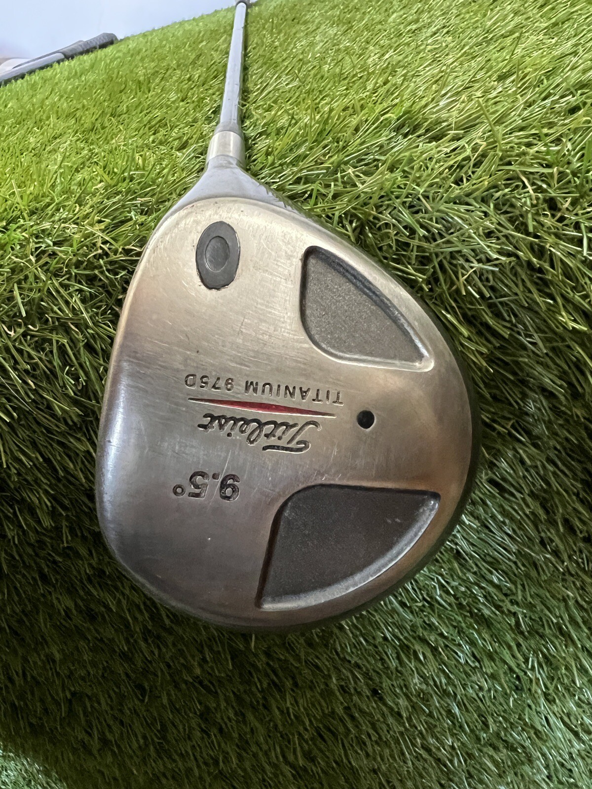 Titleist Titanium 975D Driver 9.5°, Men's RH Graphite Stiff Ultra Lite ...