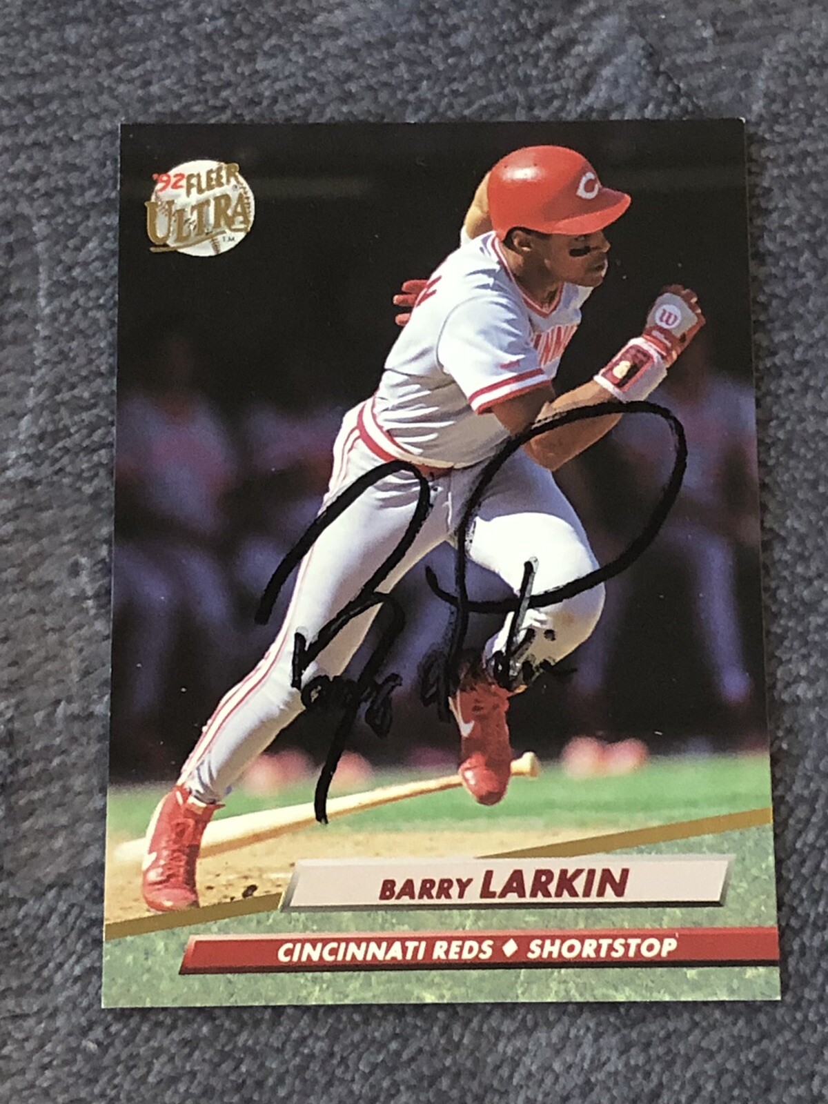 Cinci Reds BARRY LARKIN Signed 1992 Fleer Ultra Card #191 AUTO ...